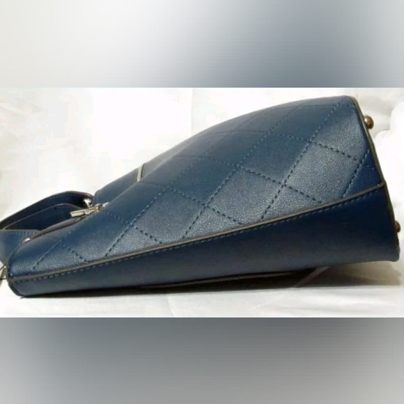 Ellen Tracy | Bags | Ellen Tracy Austin Quilted Top Handle Crossbosy ...